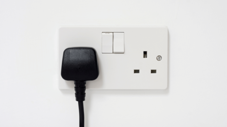 How to Properly Test Electrical Sockets | DH Electrical